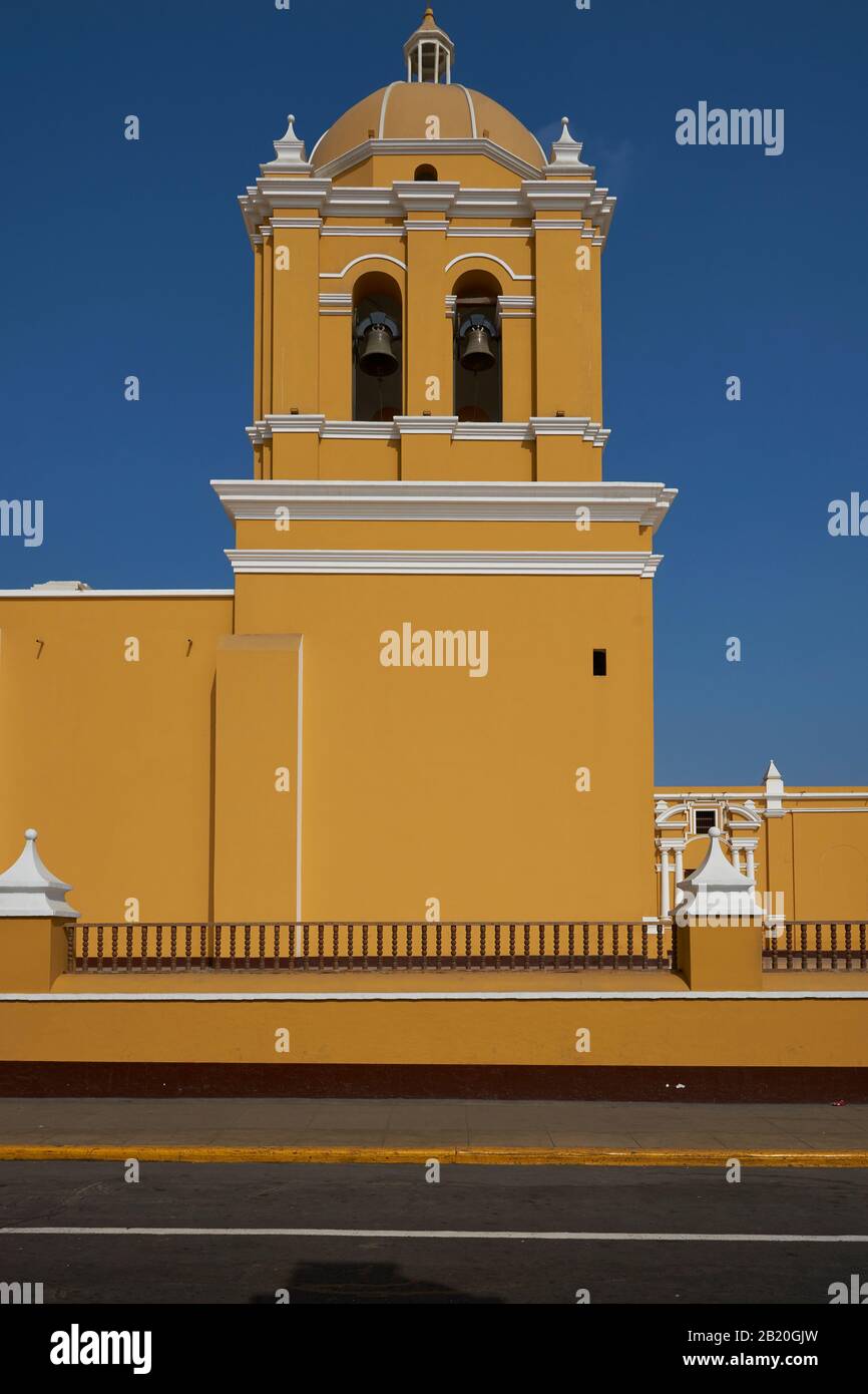 Bright yellow colonial style Cathedral in the Plaza de Armas of ...