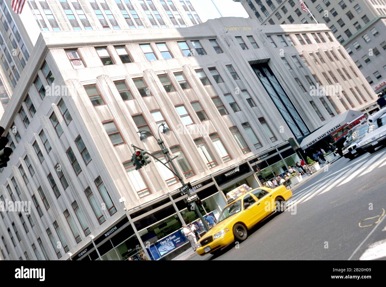 The base of the Empire State building, New York City, USA Stock Photo ...