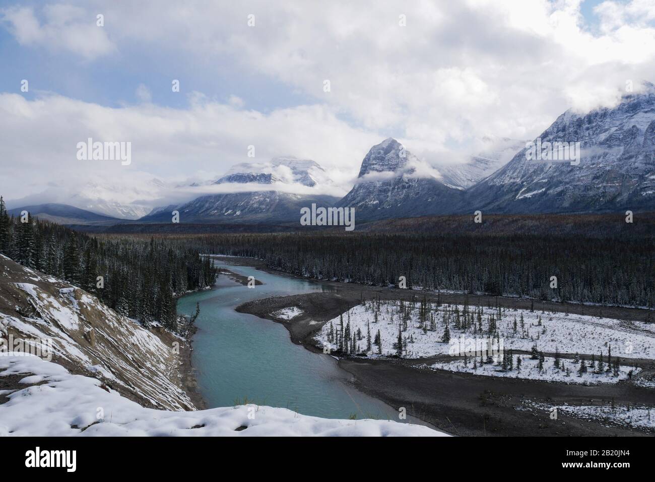Canadian mountain scene hi-res stock photography and images - Alamy