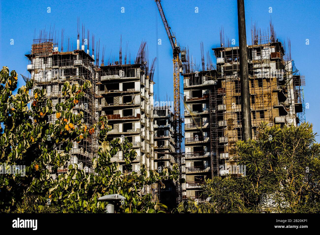 A picture of under cunstruction building Stock Photo - Alamy