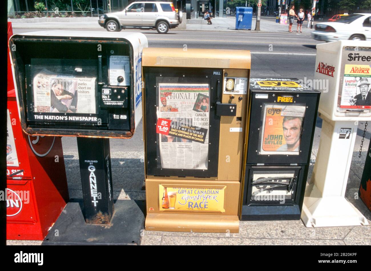 Newspaper stands hi-res stock photography and images - Alamy
