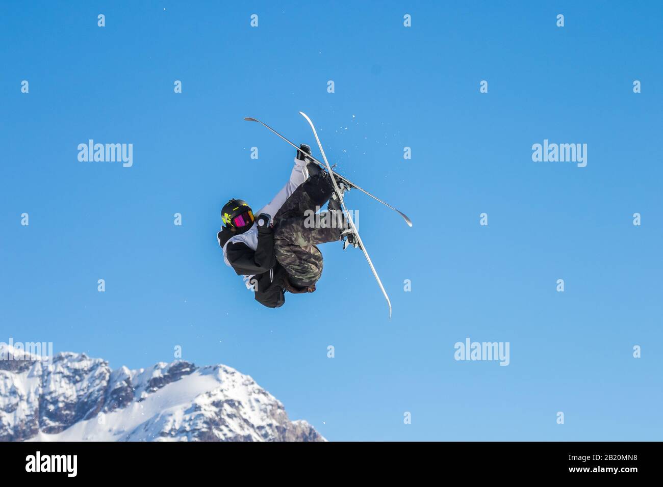 Flip acrobatic hi-res stock photography and images - Alamy