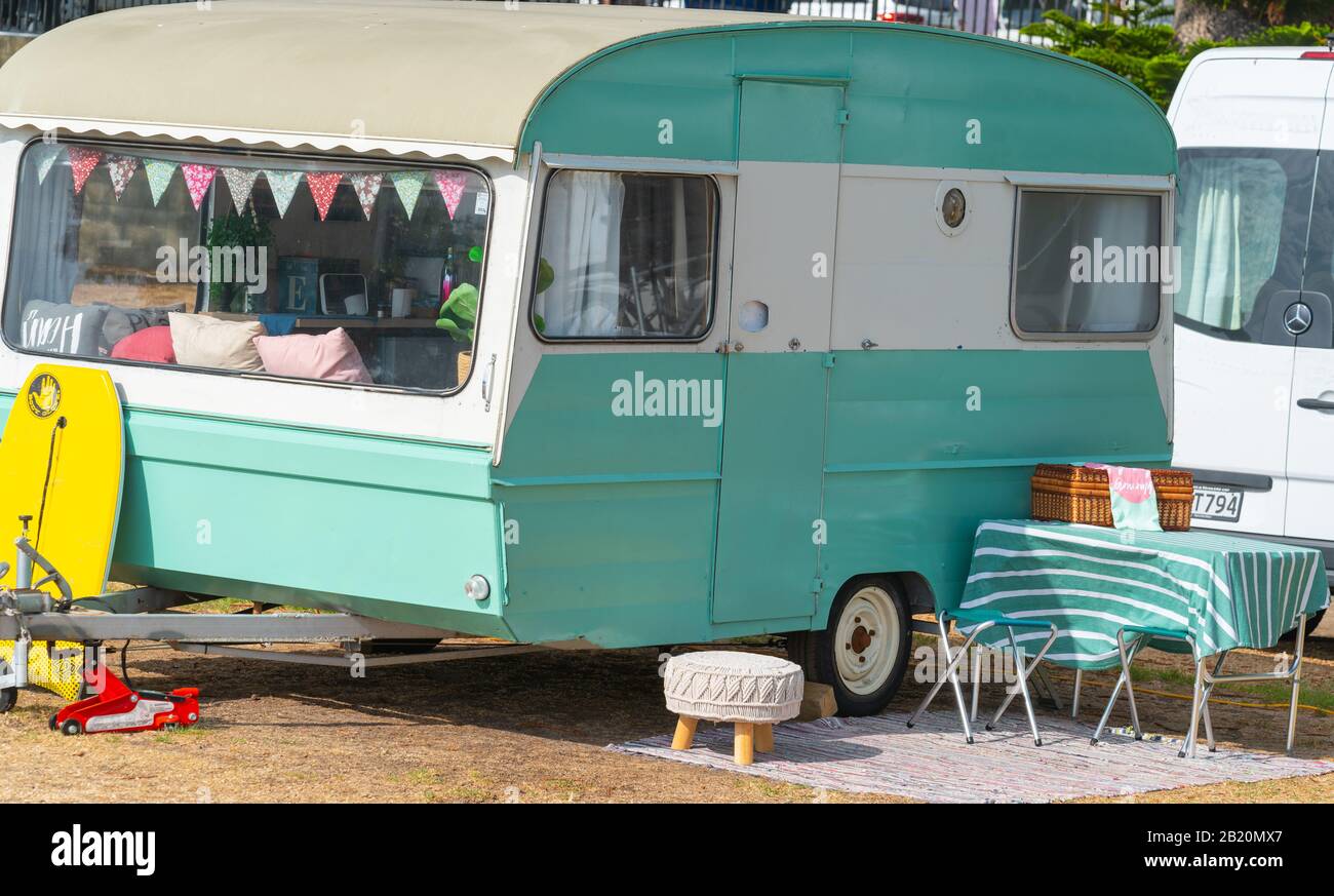 Old fashioned caravan hi-res stock photography and images - Alamy