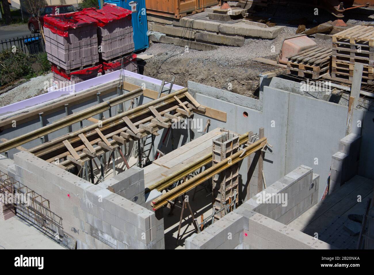 Reinforced concrete shell construction hi-res stock photography and ...