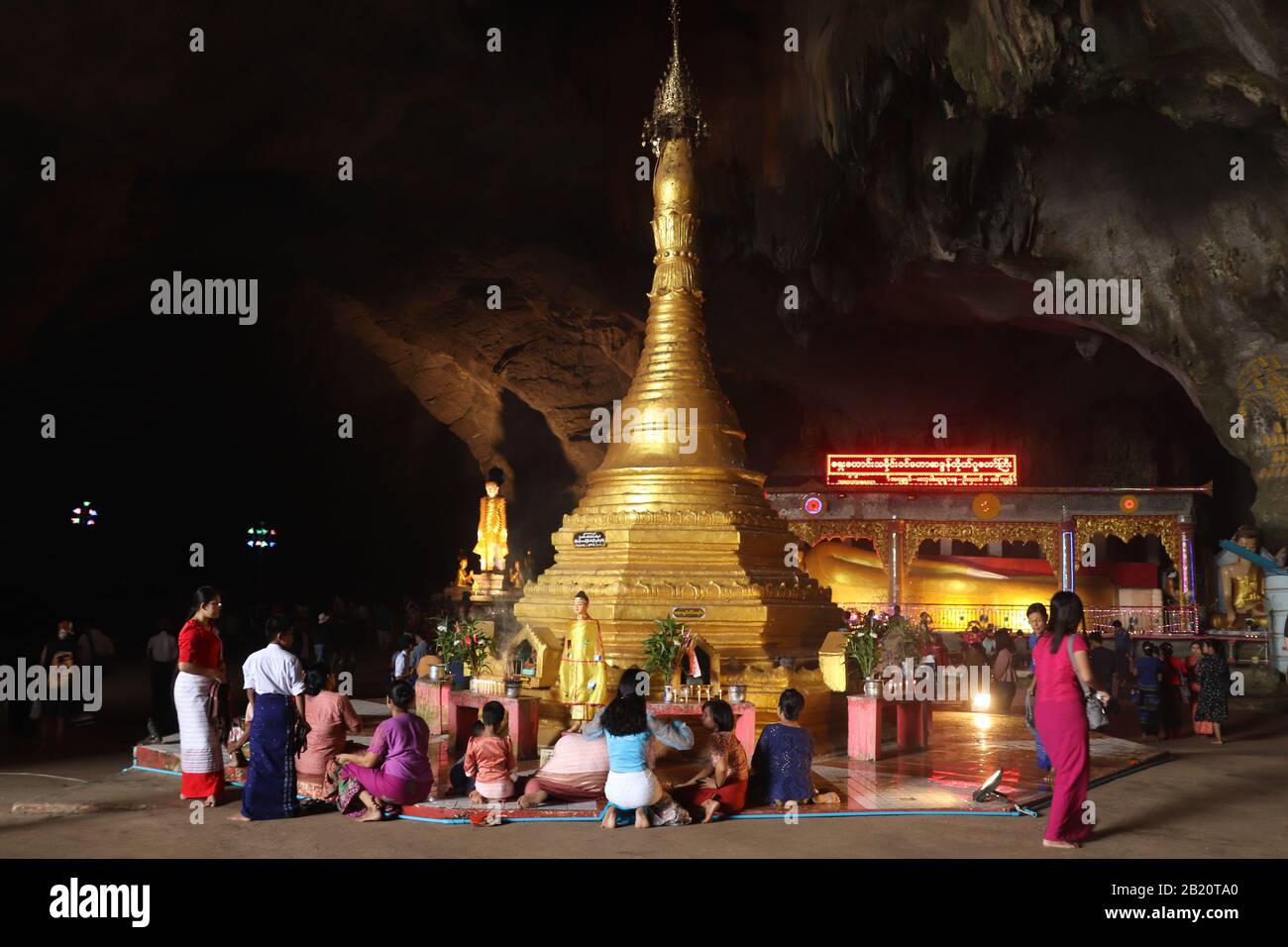 Golden stupa, Saddan Cave, Hpa-an in Myanmar Stock Photo - Alamy