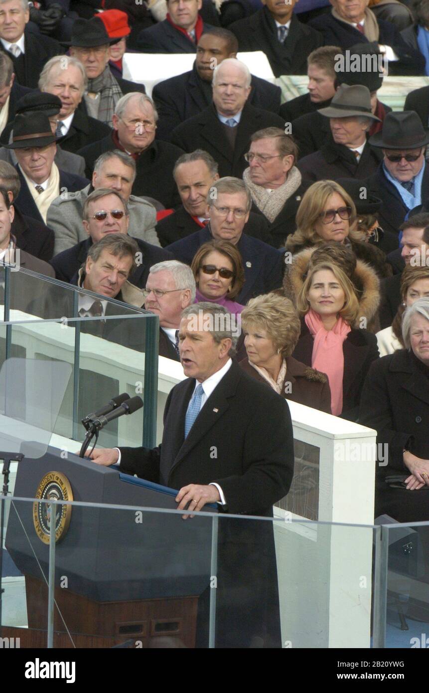 George w. bush speaking hi-res stock photography and images - Alamy