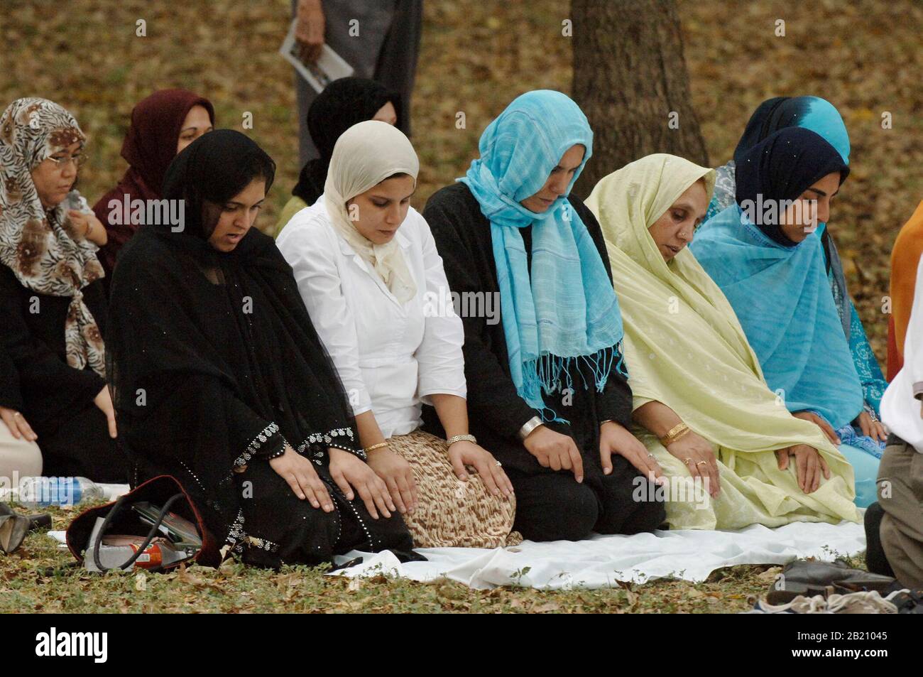 Asr prayers hi-res stock photography and images - Alamy