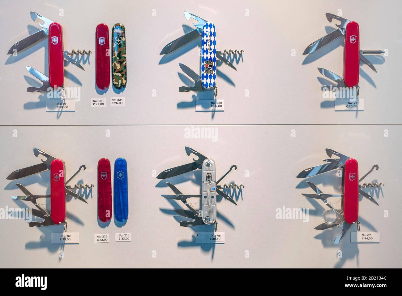 Giant Swiss Army Knife Display giant-swiss-army-knife-display