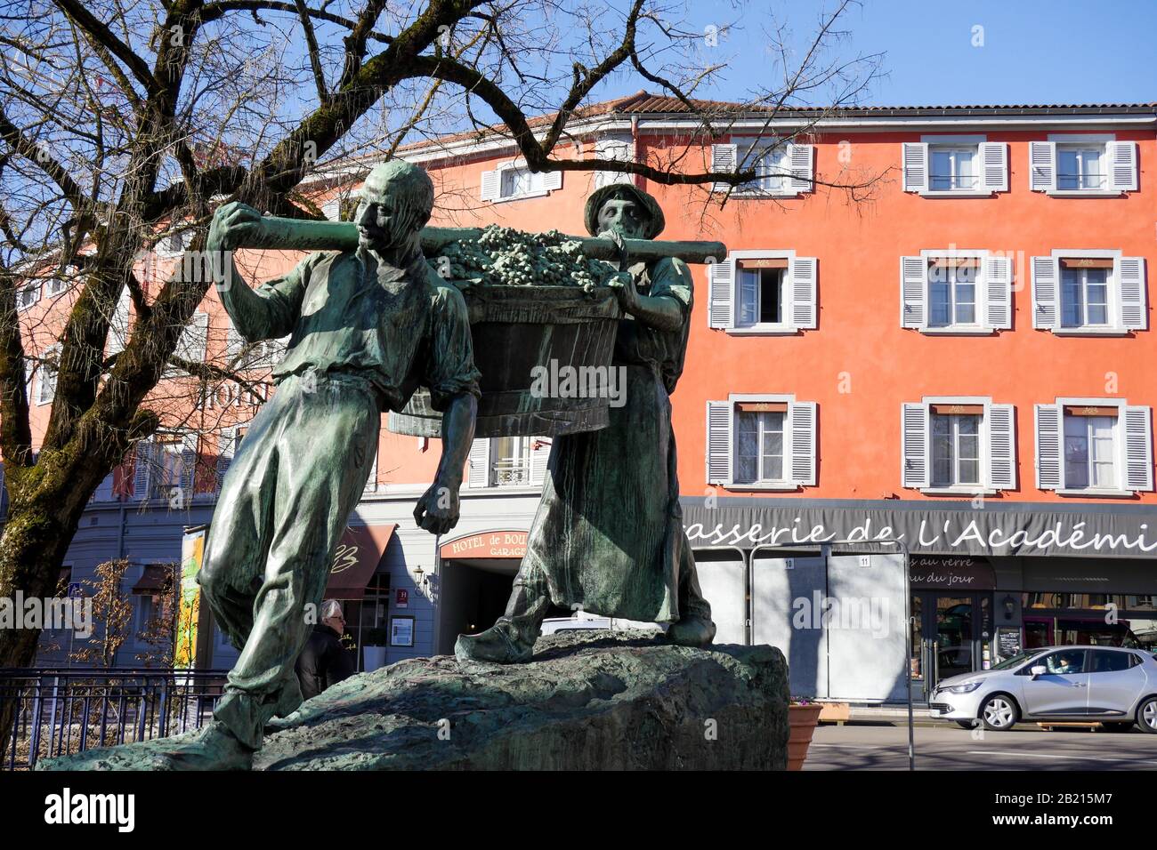 Grape harvesters, bronze statue by french sculptor Pierre Alexandre ...