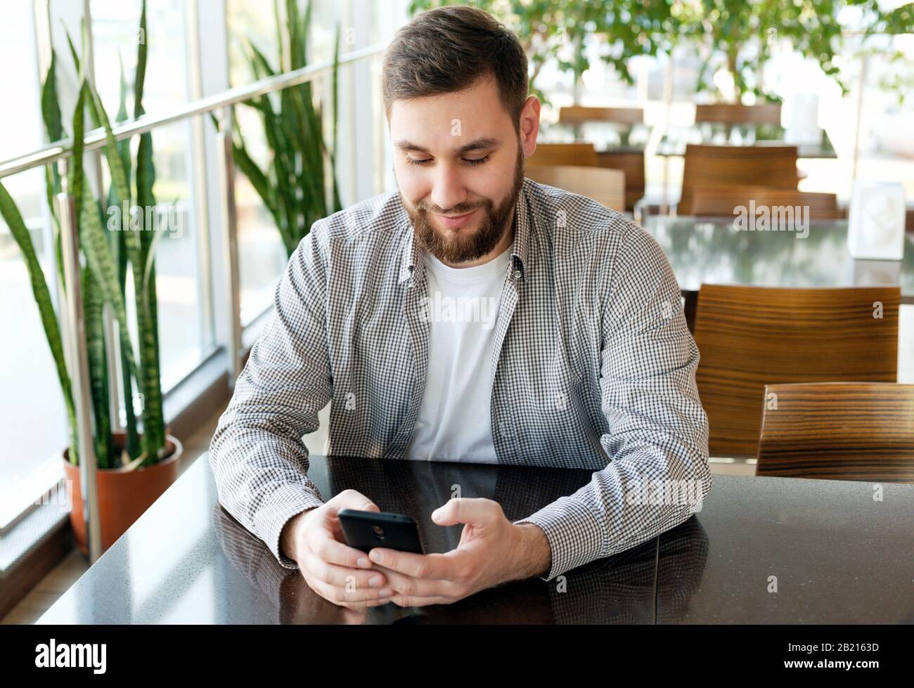 Human connection conversation hi-res stock photography and images - Alamy