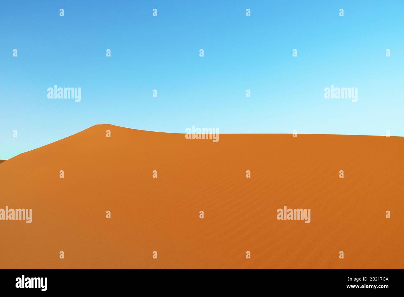 Sand dune in Saudi desert - Beautiful Arabian desert Stock Photo - Alamy