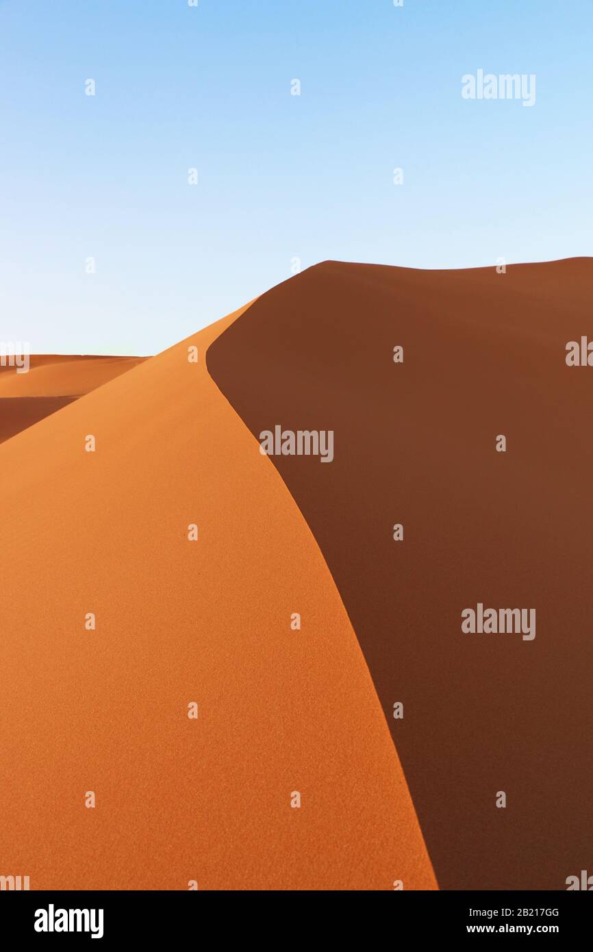 Sand dune in Saudi desert - Beautiful Arabian desert Stock Photo - Alamy