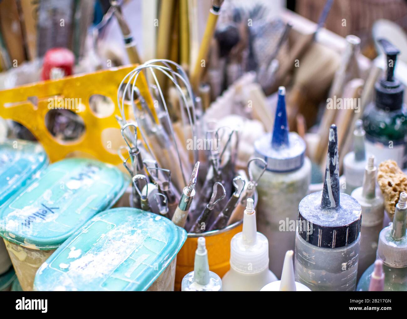Artistic pottery hi-res stock photography and images - Alamy