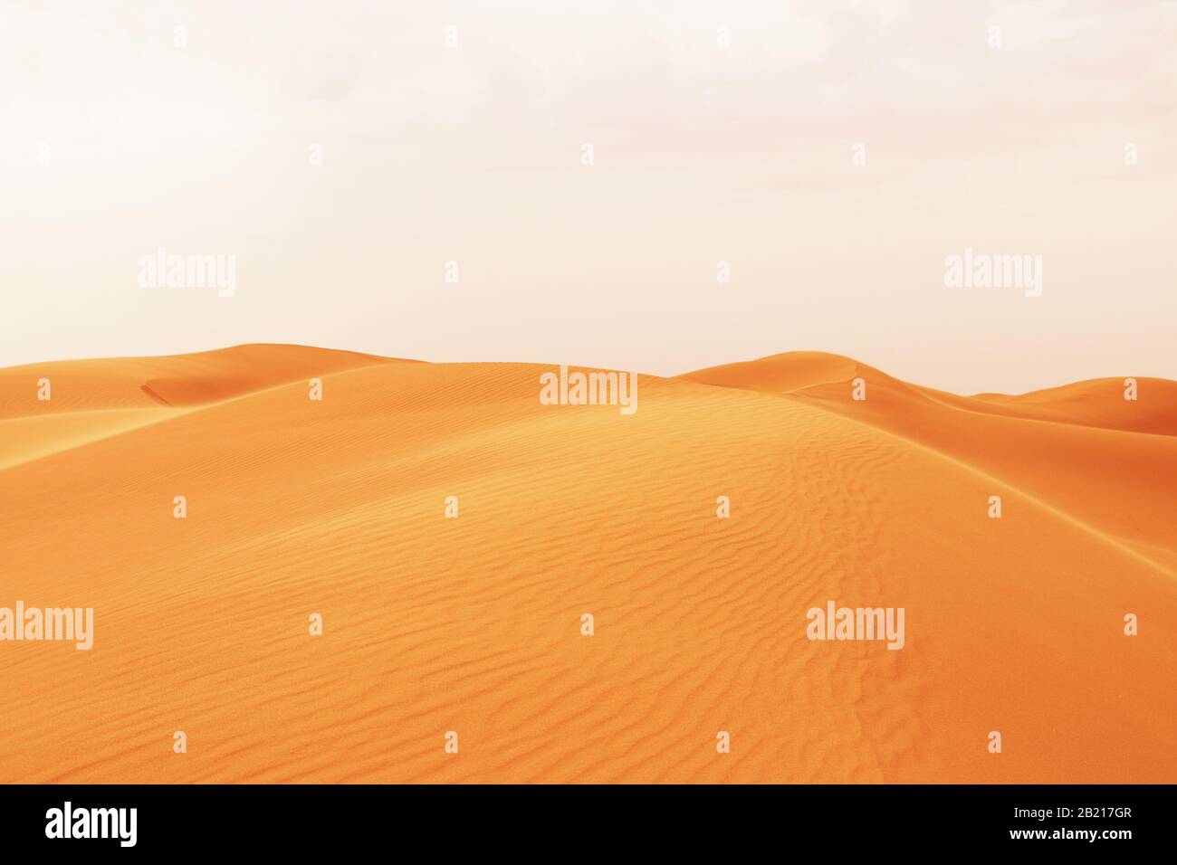 Sand dune in Saudi desert - Beautiful Arabian desert Stock Photo - Alamy