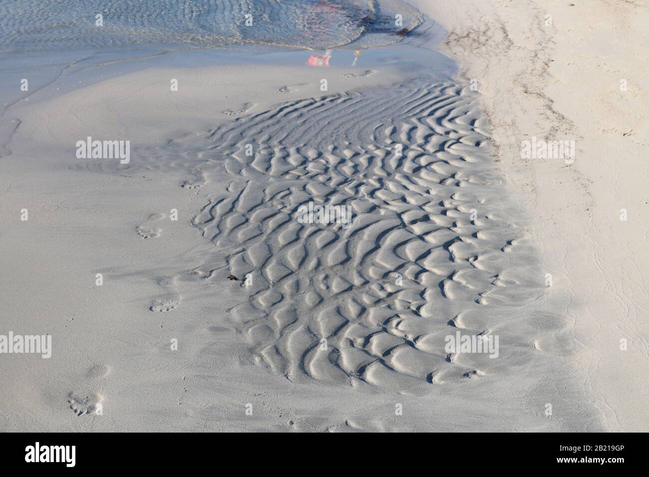 Wave patterns in sand hi-res stock photography and images - Alamy