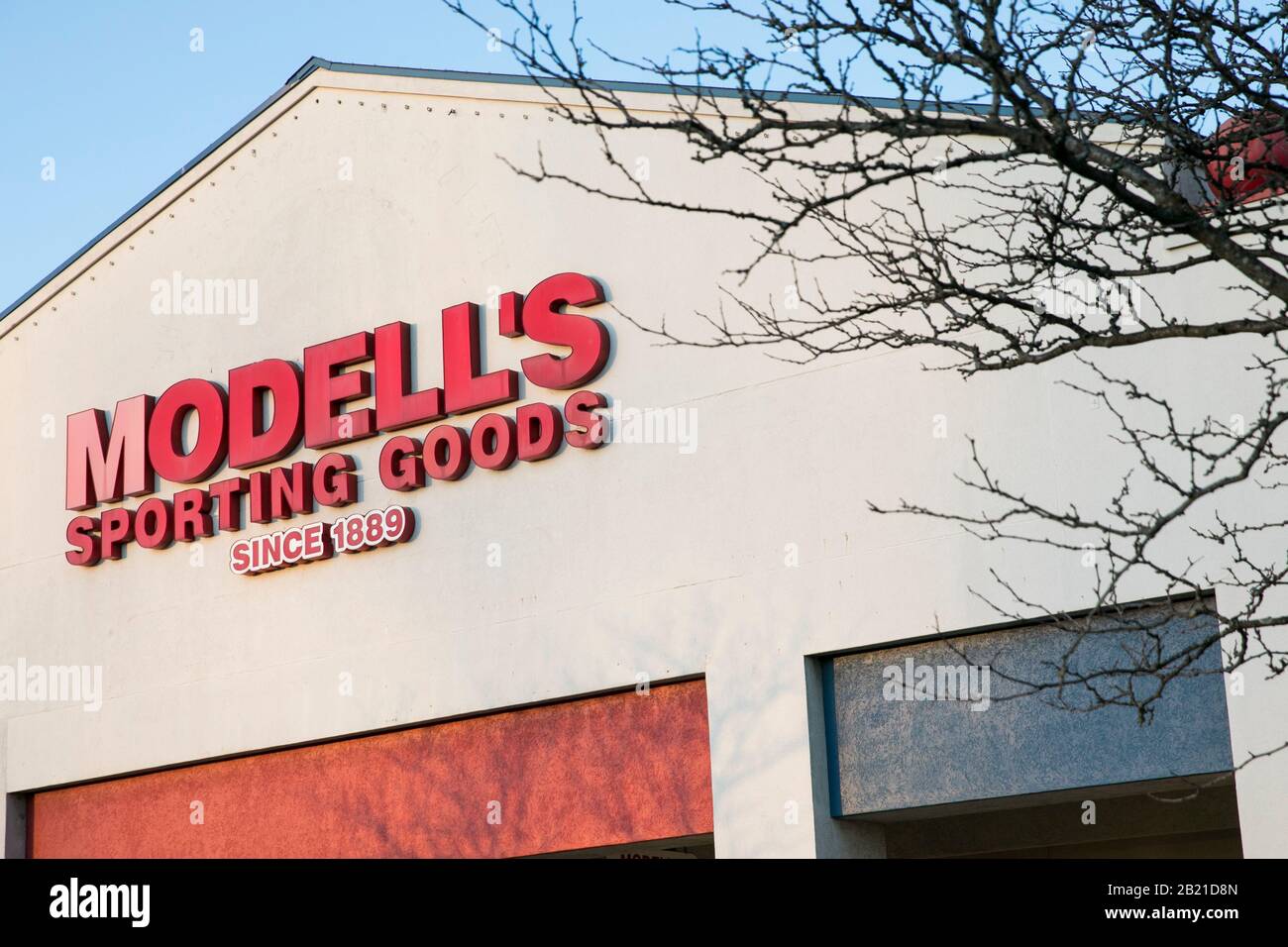 Modells sporting goods hi-res stock photography and images - Alamy