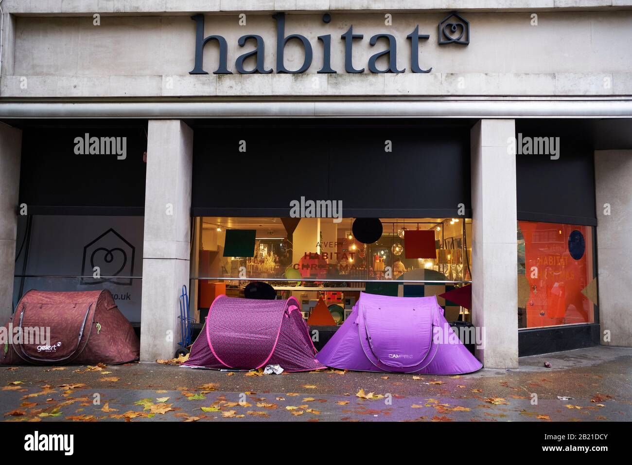 Habitat tottenham court road hi-res stock photography and images - Alamy