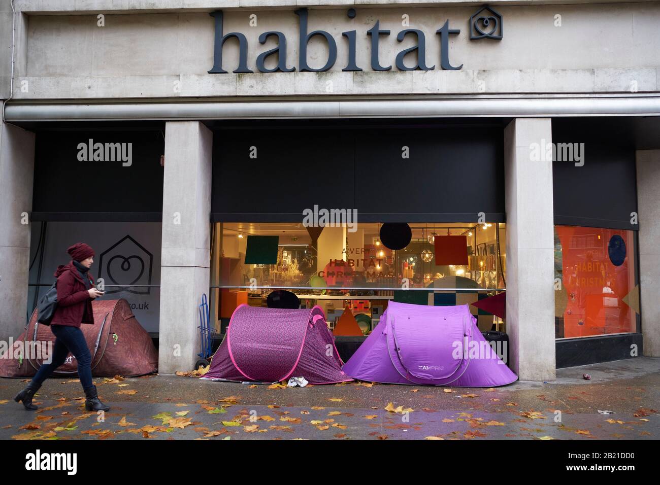 Tents belonging to the homeless outside " Habitat" homeware store ...