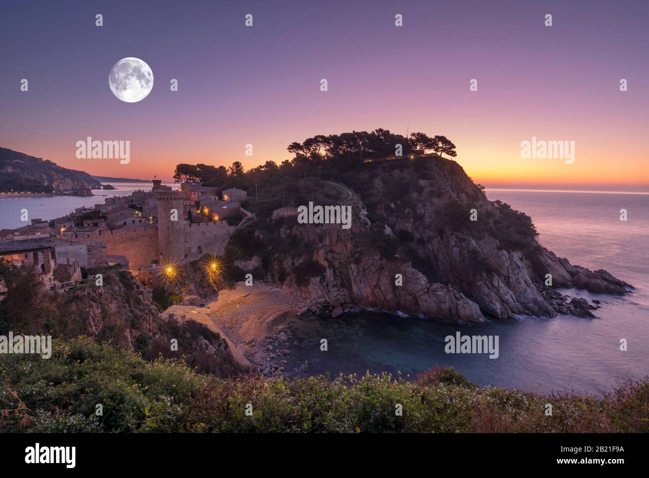 CASTLE OLD TOWN CALA ES CODOLAR BEACH TOSSA DE MAR COSTA BRAVA ...