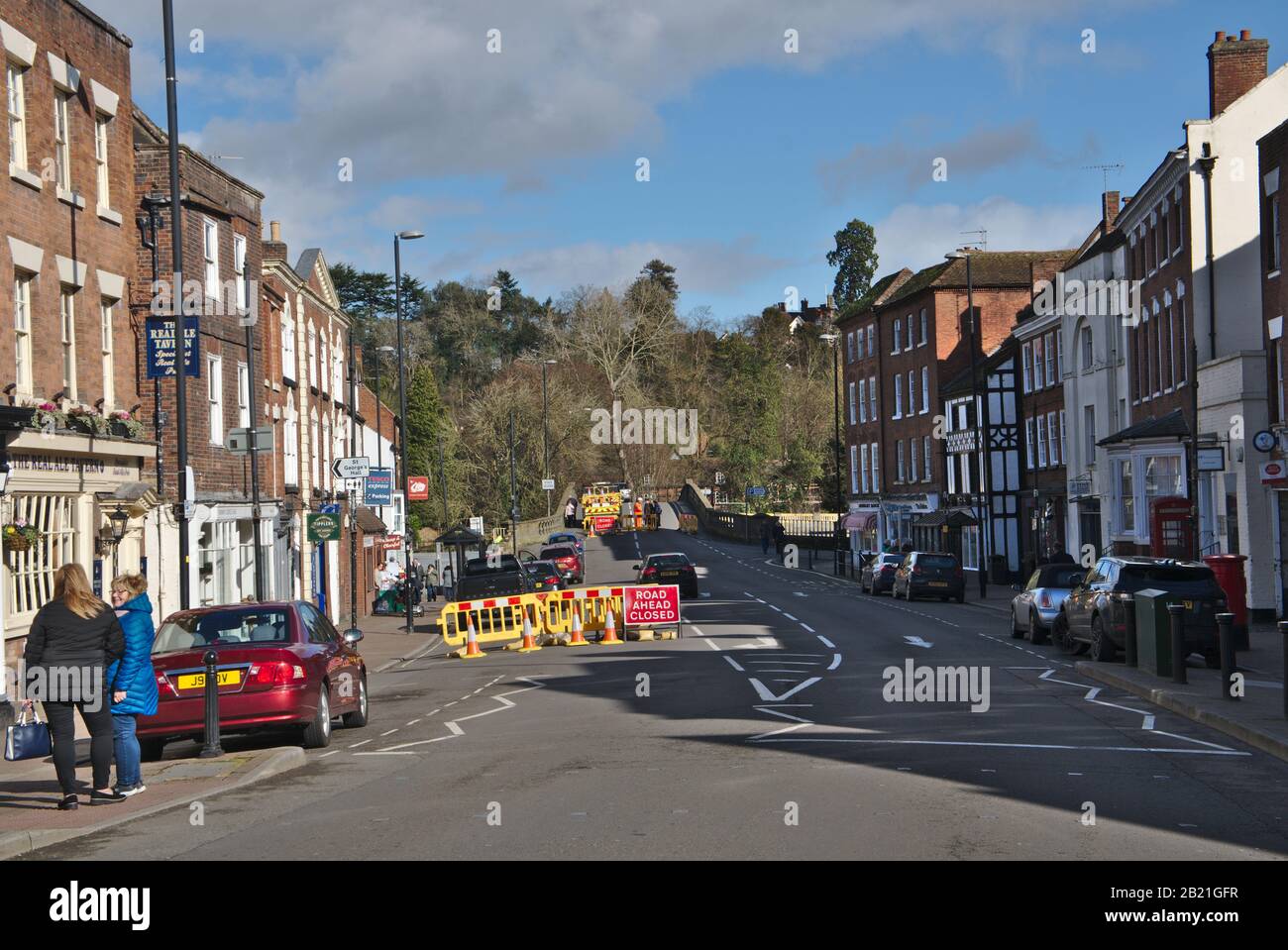 Barriers closing Bewdley Bridge due to flooding. Worcestershire ...