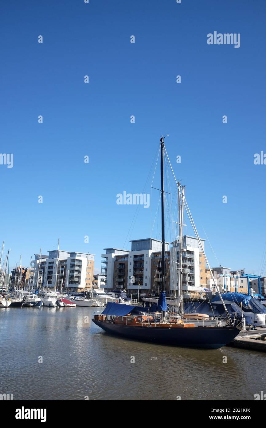 Portishead marina yachts hi-res stock photography and images - Alamy
