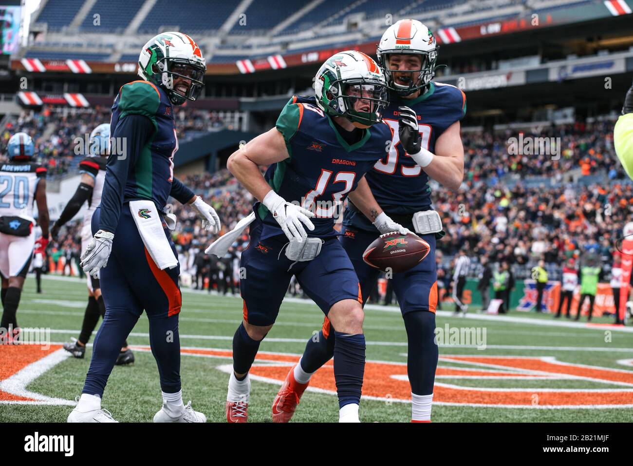 Touchdown reception hi-res stock photography and images - Alamy