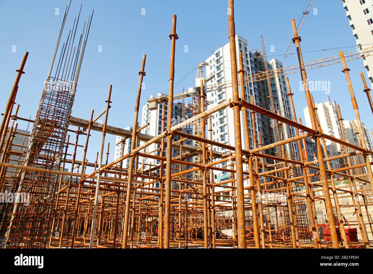 Steel grid on the construction site Stock Photo - Alamy
