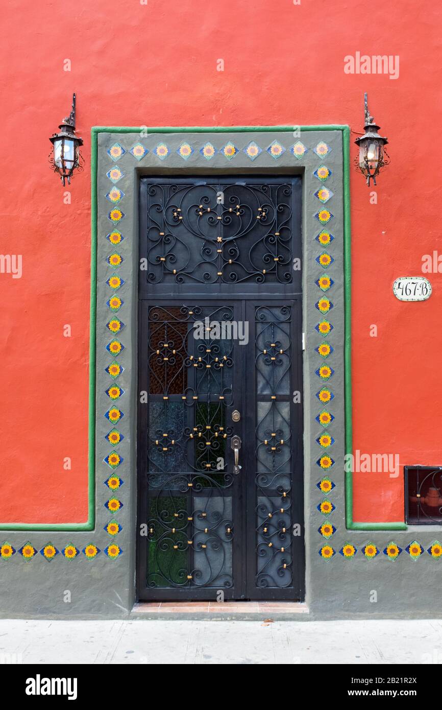 Mexico house of tiles hi-res stock photography and images - Alamy