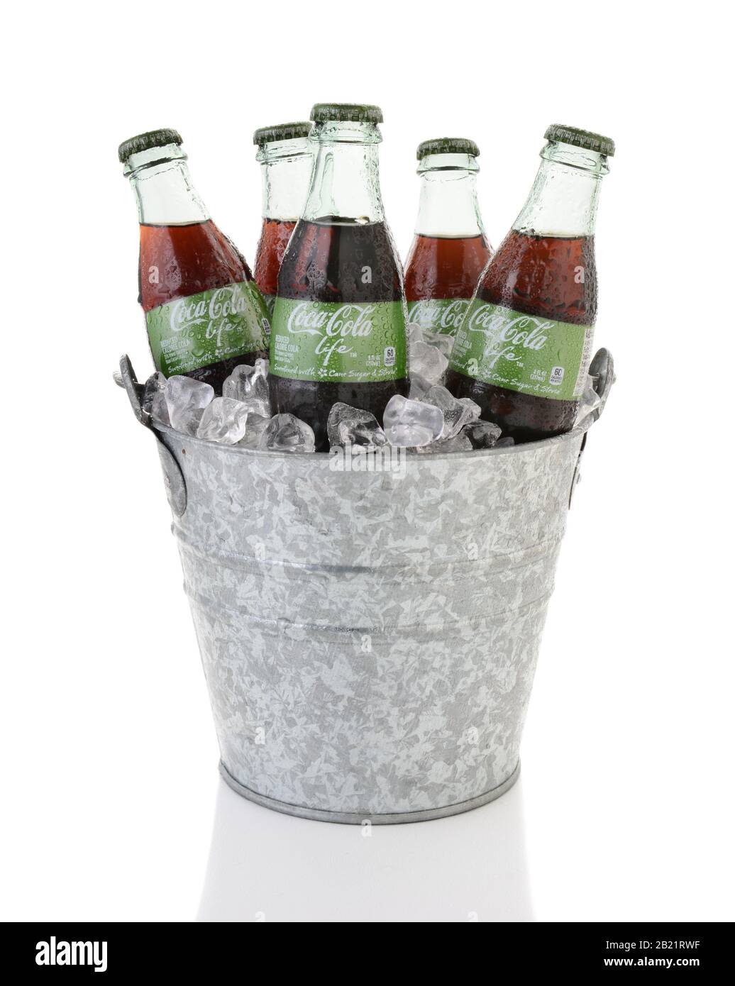 Coca cola ice bucket hi-res stock photography and images - Alamy