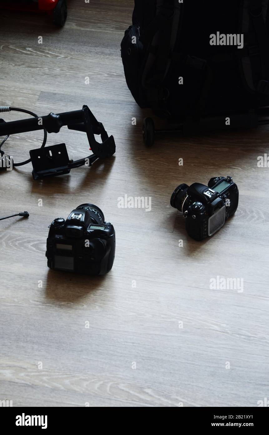 Overhead shoot hi-res stock photography and images - Alamy