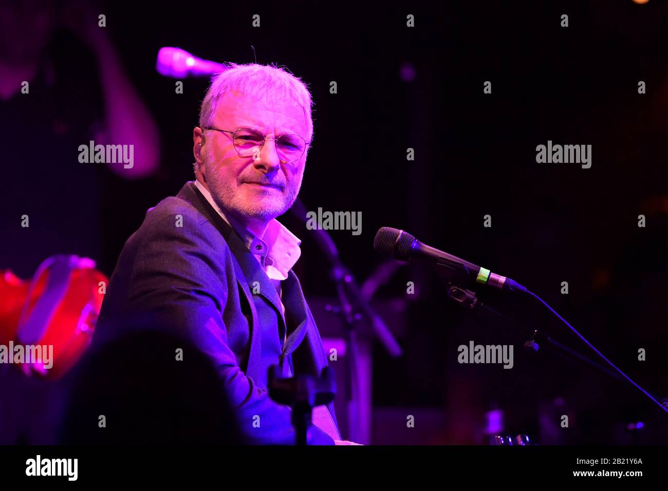 Steve harley uncovered hi-res stock photography and images - Alamy