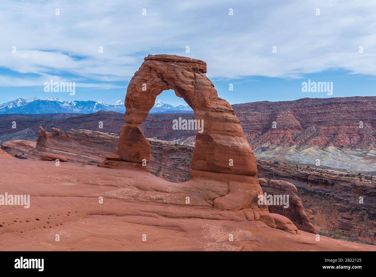 Beautiful Delicate Arch during sunny day in Arches National Park Utah ...