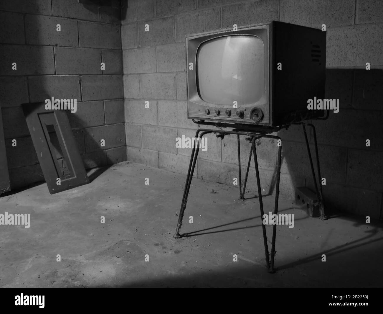 Black And White Television High Resolution Stock Photography and Images ...