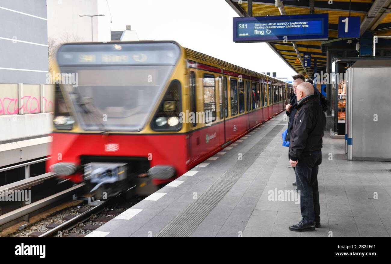 S Bahn Ring High Resolution Stock Photography and Images - Alamy