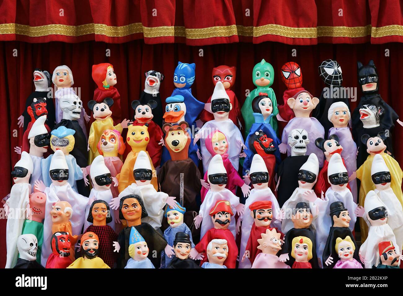 Theater puppets hi-res stock photography and images - Alamy