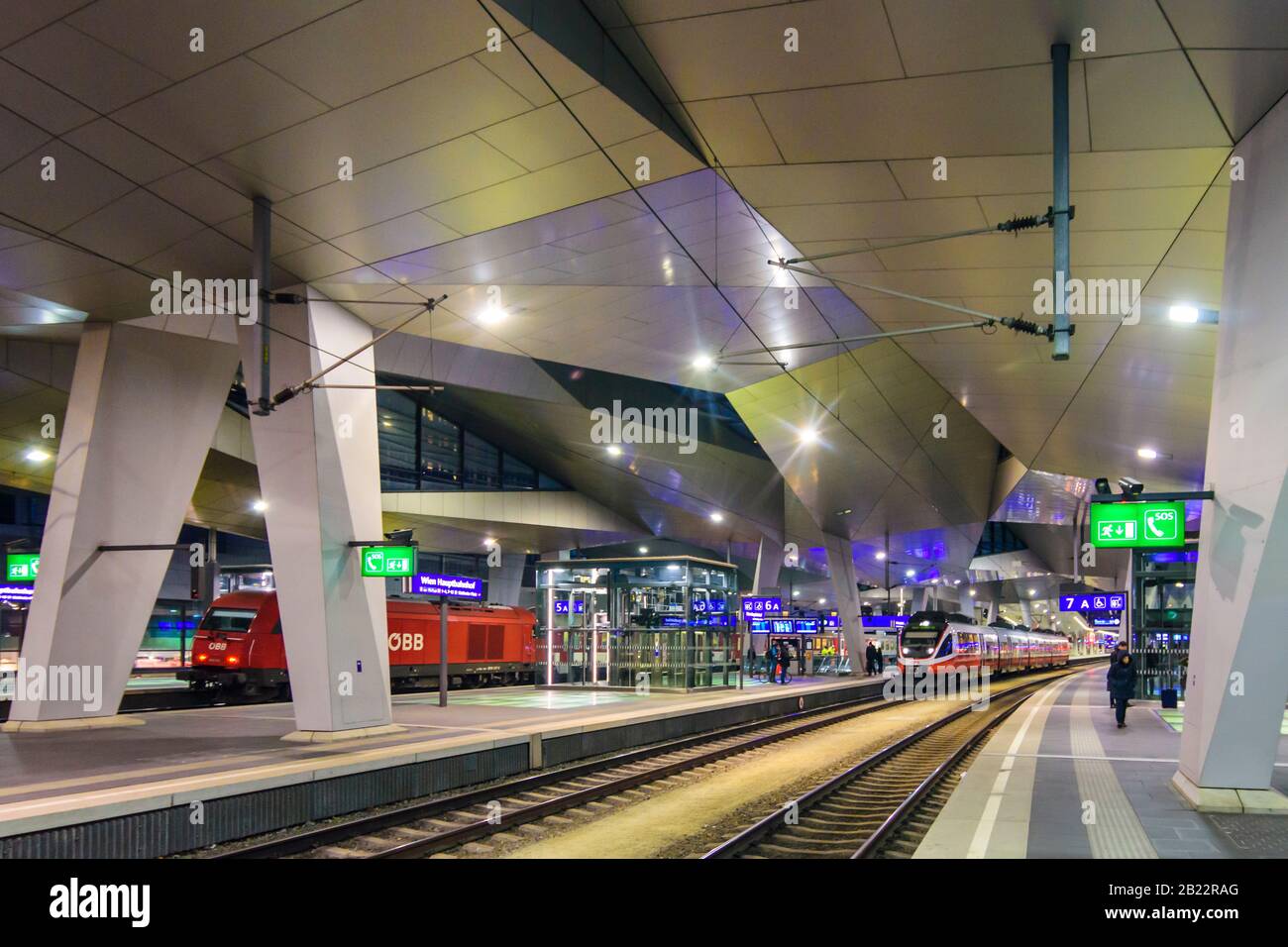Wien hauptbahnhof main railway station in 10 favoriten hi-res stock ...
