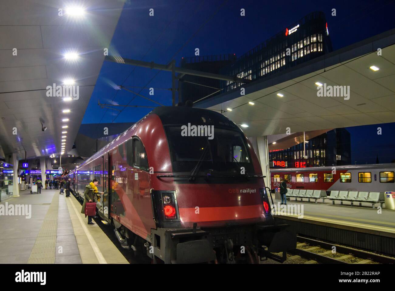 Wien, Vienna: main railway station Hauptbahnhof, passenger, traveller ...