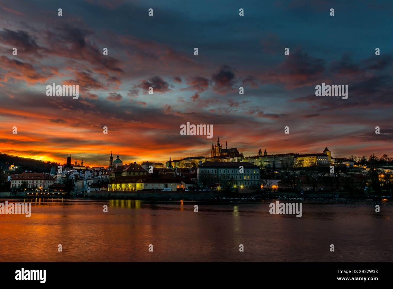 Prague castle vltava hi-res stock photography and images - Alamy