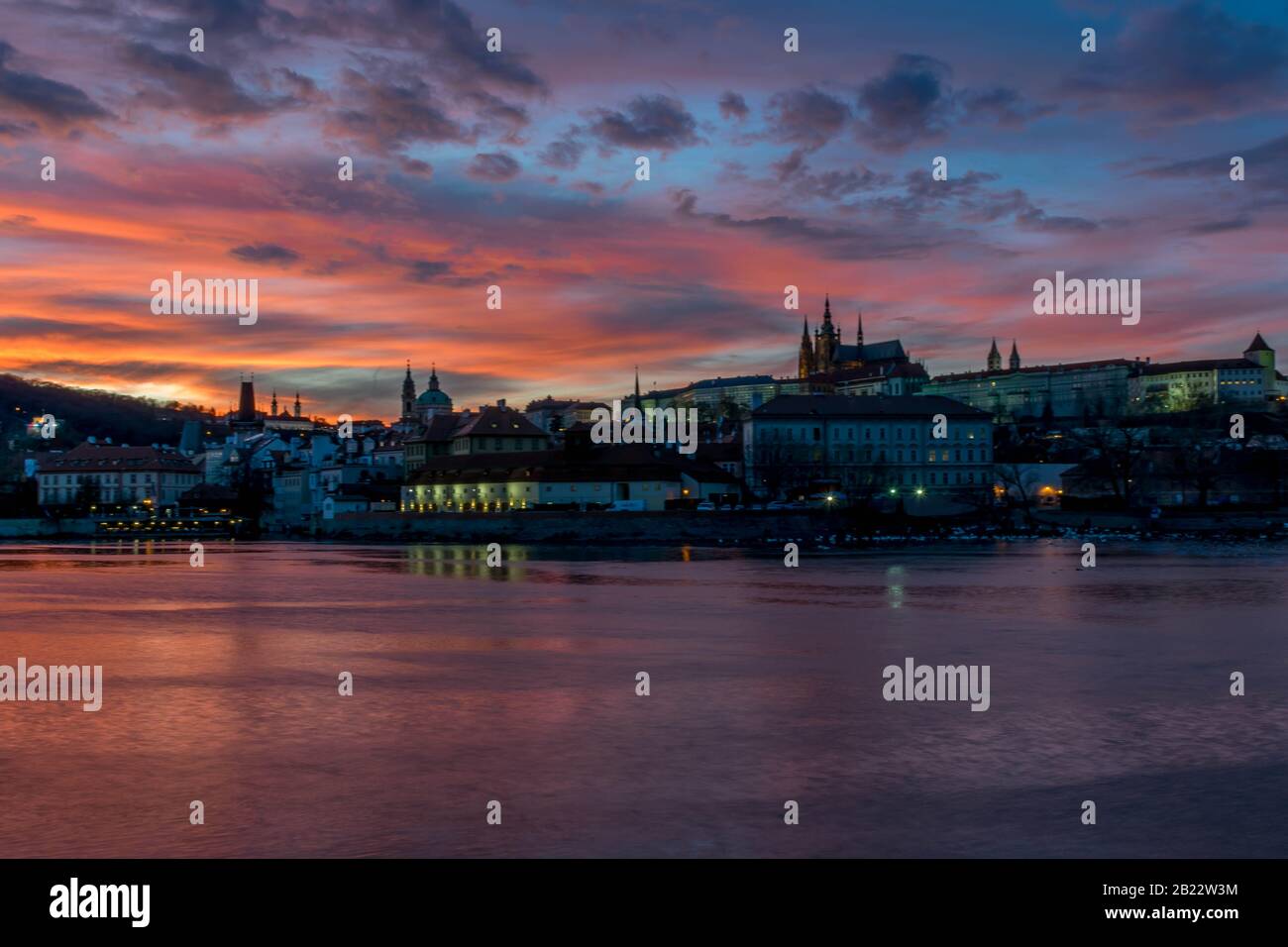 Prague castle vltava hi-res stock photography and images - Alamy