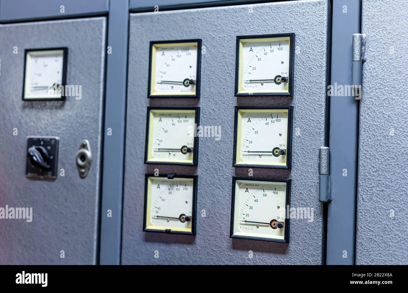 Ammeter wall, amperemeters, lots of simple square industrial gauges ...