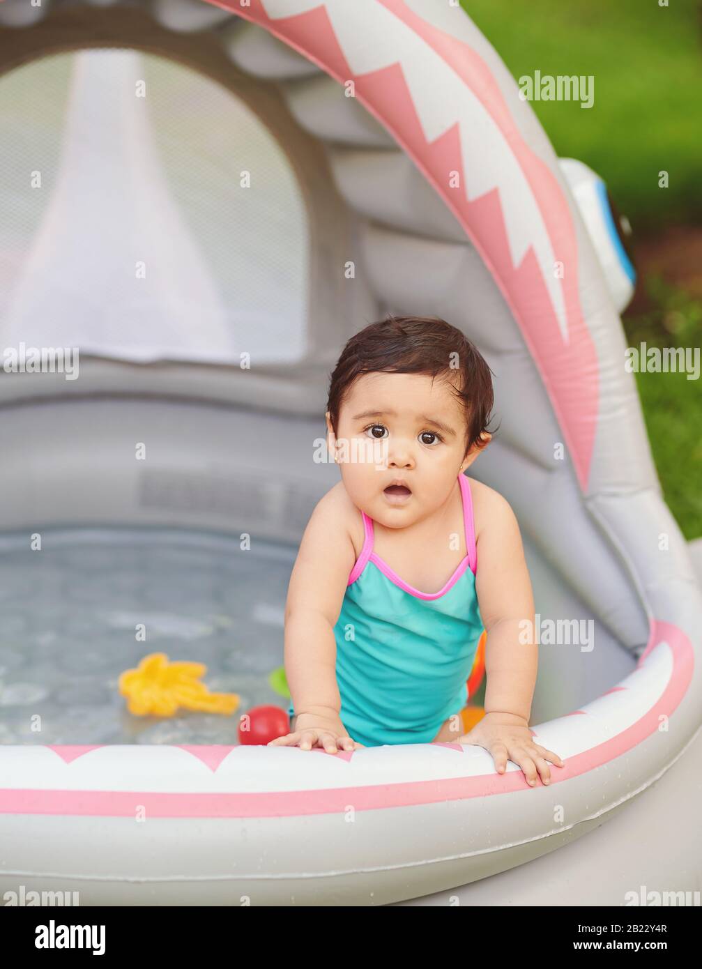 Surprised baby hi-res stock photography and images - Alamy