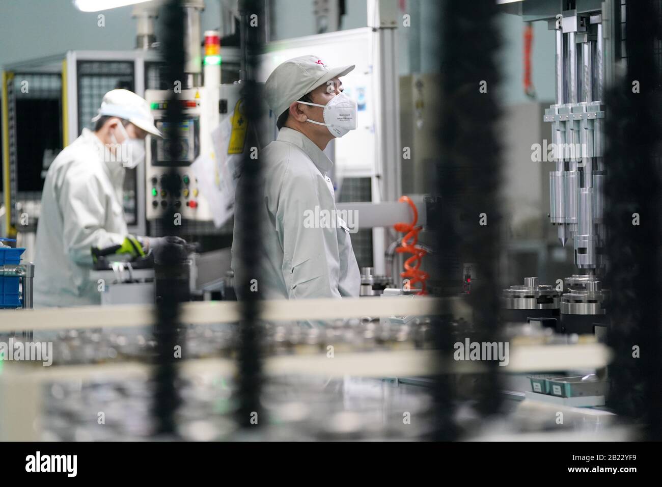 Engine manufacturing hi-res stock photography and images - Alamy