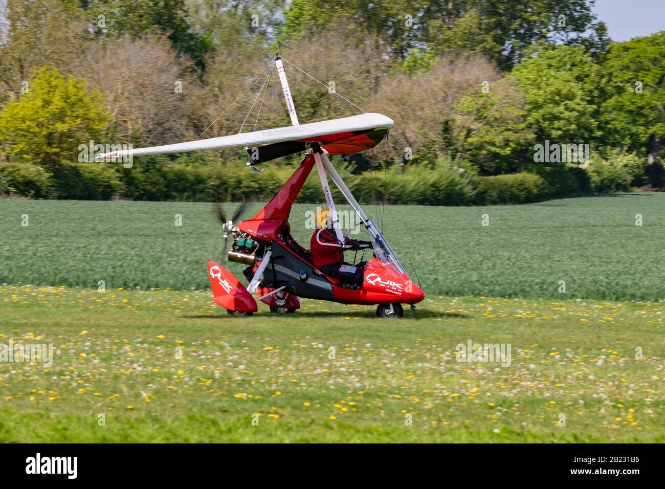 Pegasus Quick 912S Explorer G-CIHY Stock Photo - Alamy