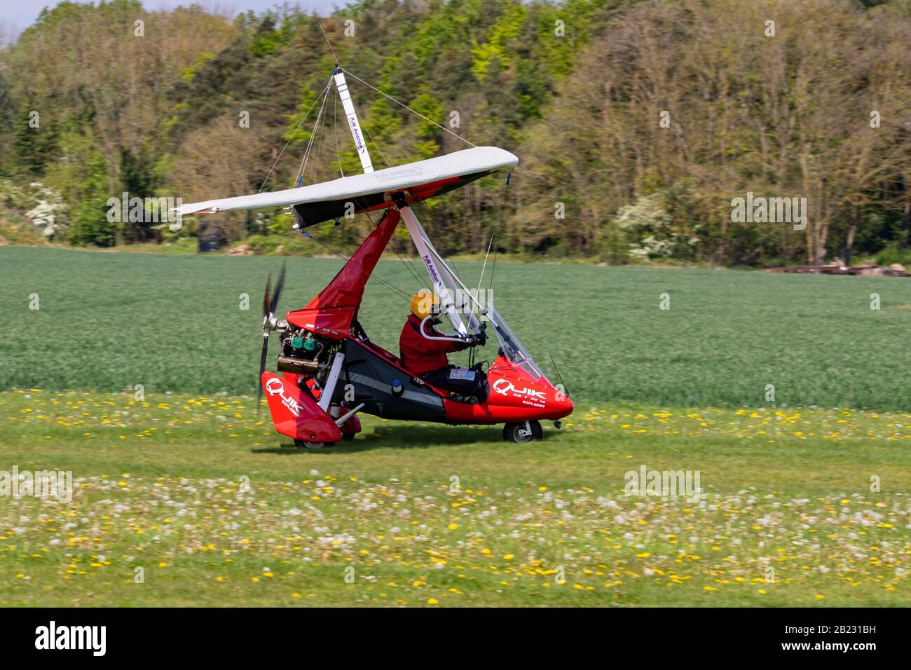 Pegasus Quick 912S Explorer G-CIHY Stock Photo - Alamy
