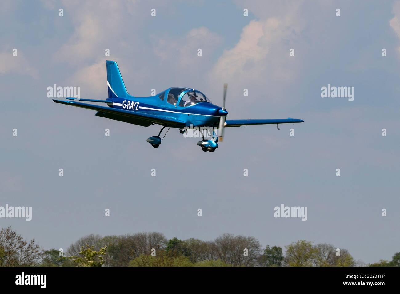 P2002 sierra aircraft flying hi-res stock photography and images - Alamy