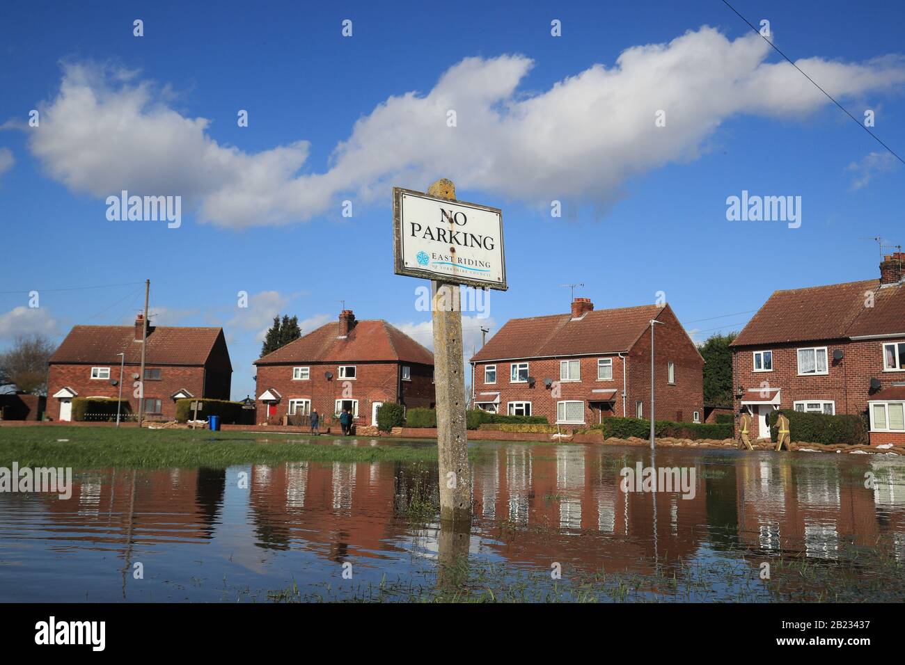 Floodwater in the town of east cowick hi-res stock photography and ...