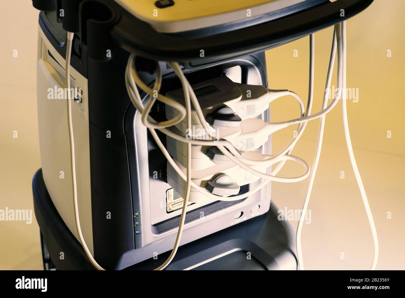 Xray tech hi-res stock photography and images - Alamy