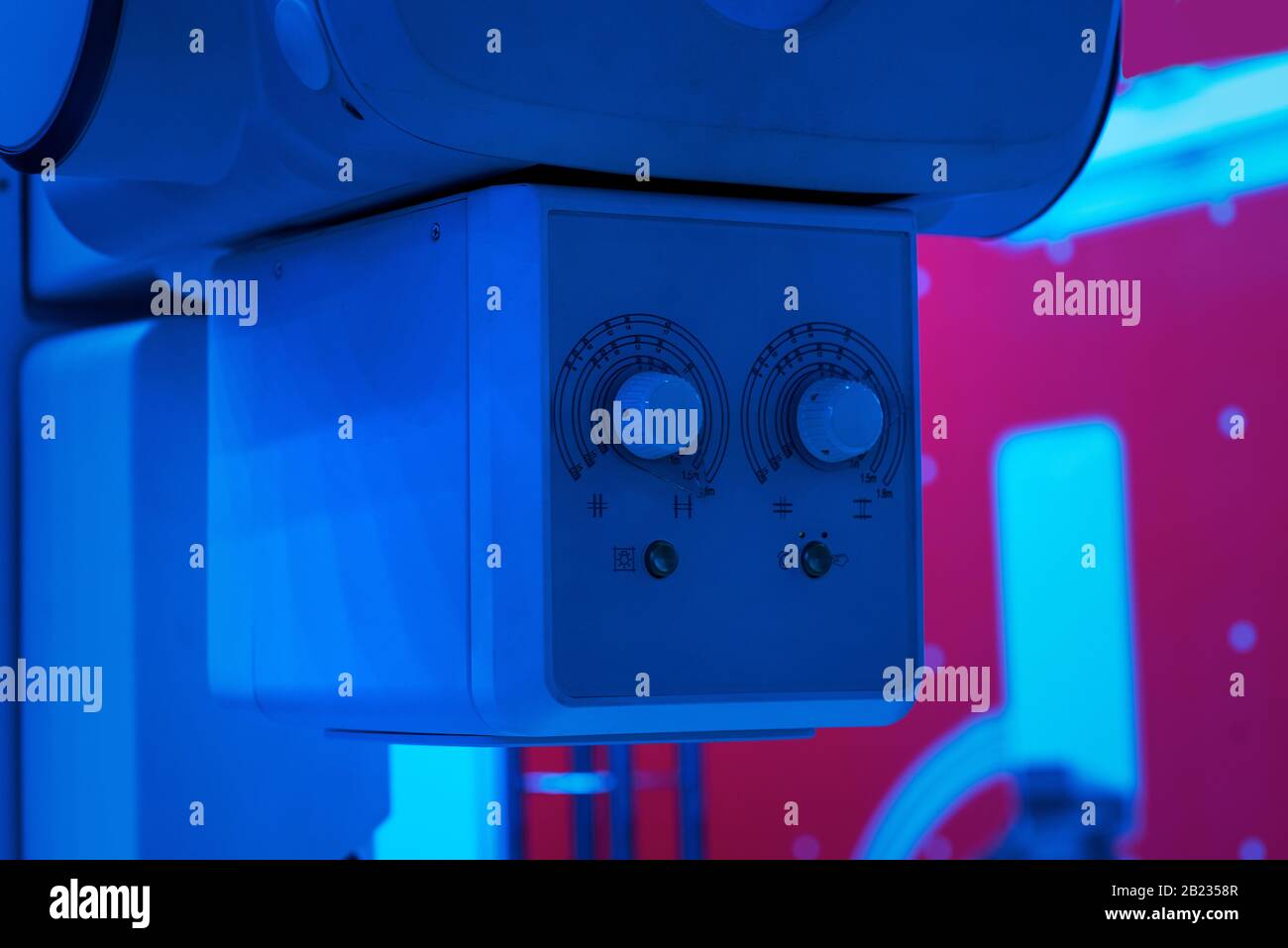 Hospital operating room monitors hi-res stock photography and images ...