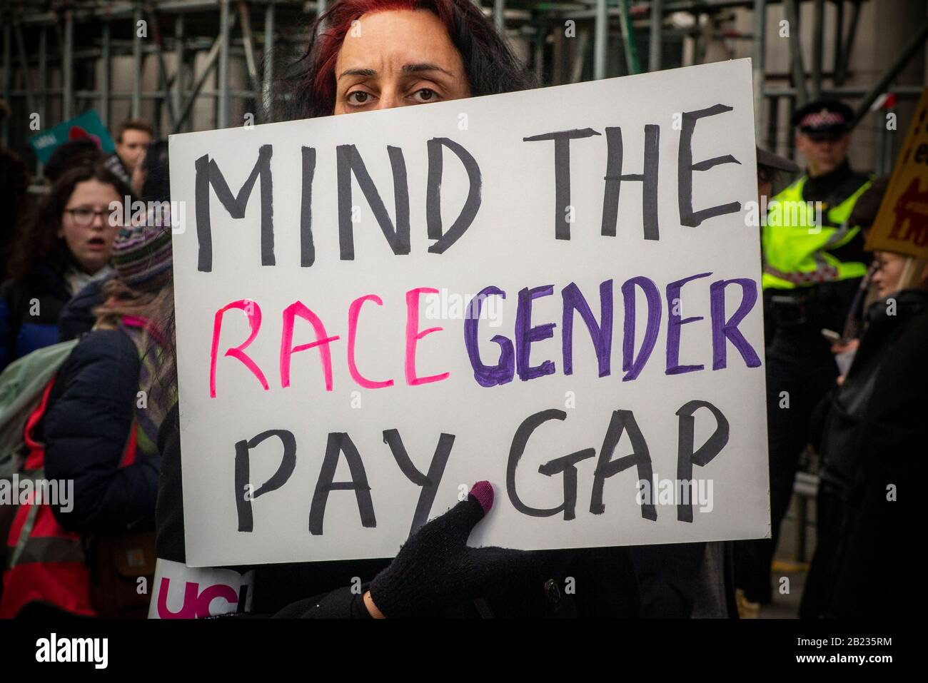 Gender pay gap hi-res stock photography and images - Alamy