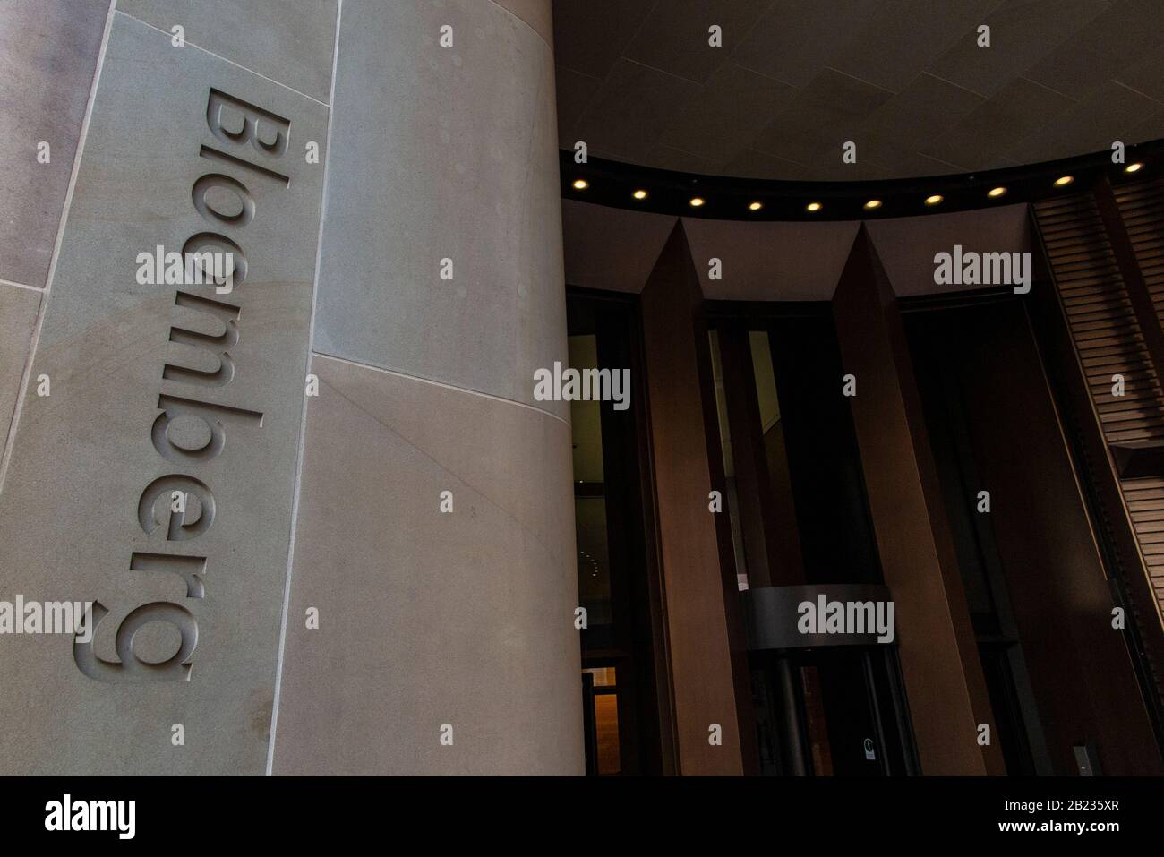Bloomberg building sign hi-res stock photography and images - Alamy